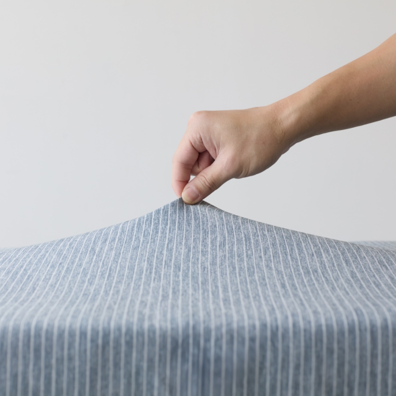 SNOW TOUCH 涼感記憶腰靠墊 浪花藍｜HOLA 和樂家居｜HOLA 和樂家居